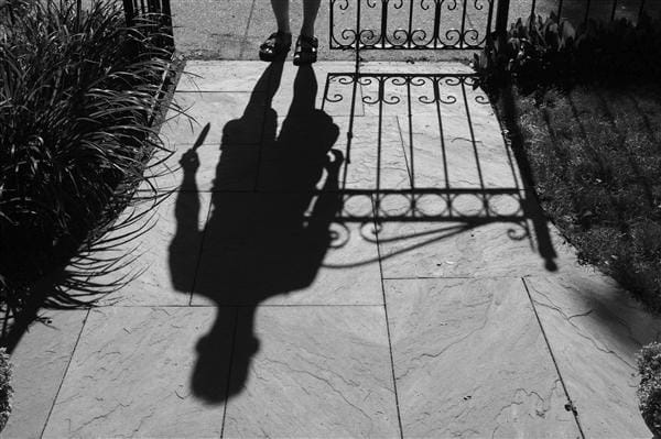 17 Creative Examples of Shadows in Photography | Photoshop Tutorials