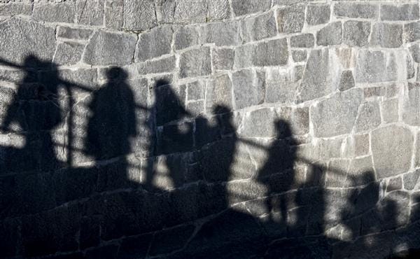 17 Creative Examples of Shadows in Photography - Photoshop Tutorials