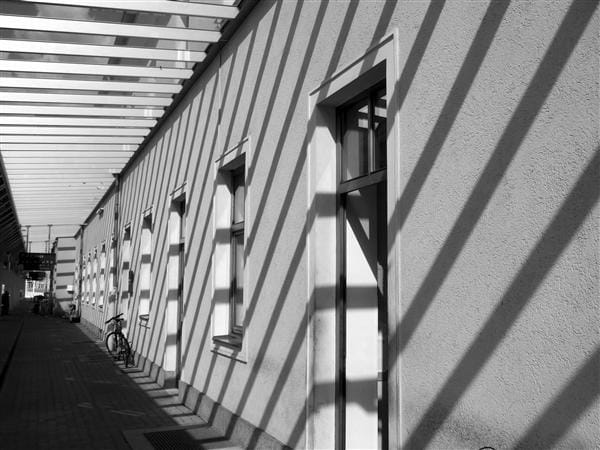 17 Creative Examples of Shadows in Photography - Photoshop Tutorials